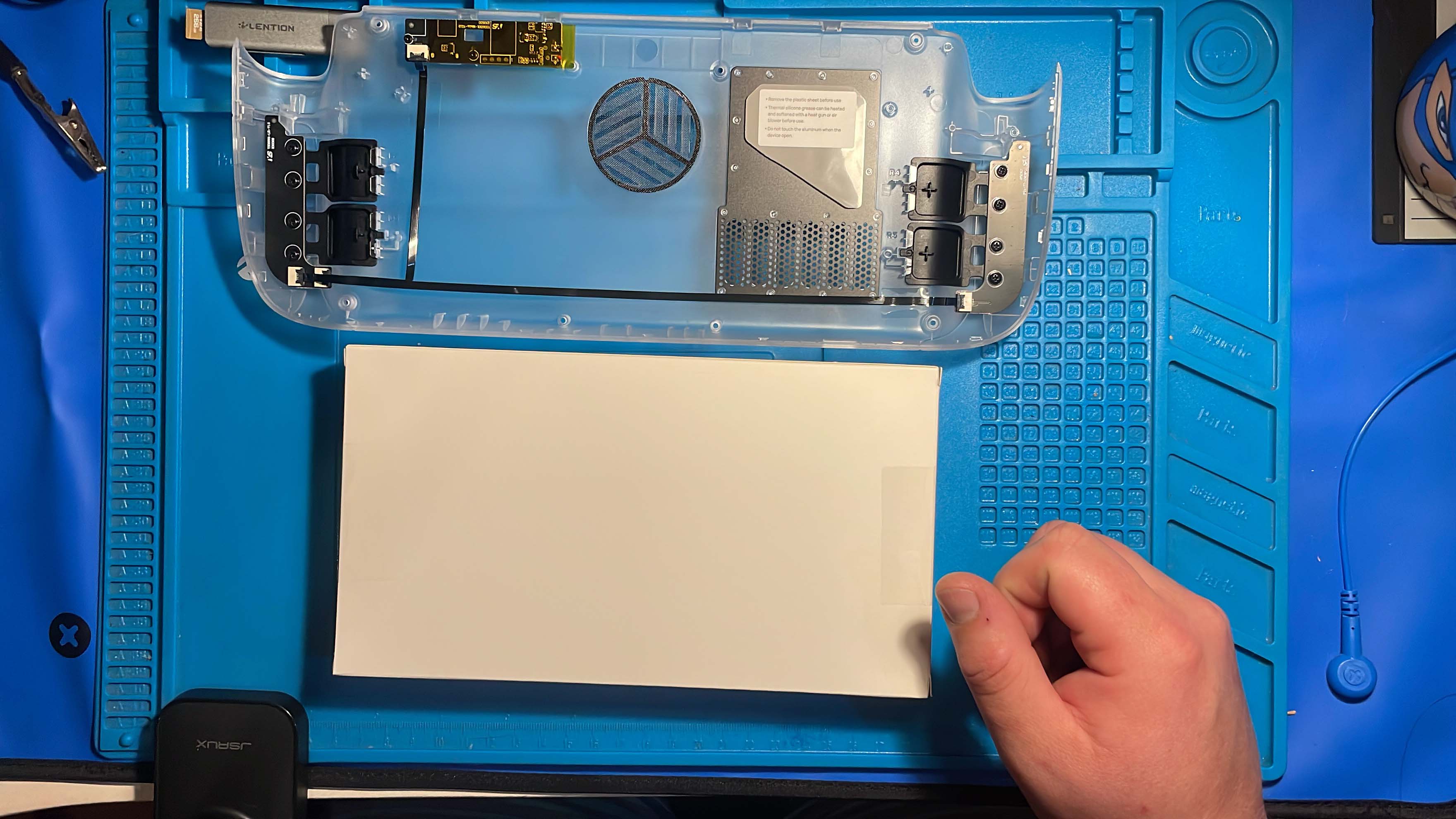 JSAUX Transparent backplate with RGB and Vents Review - Explosion Network